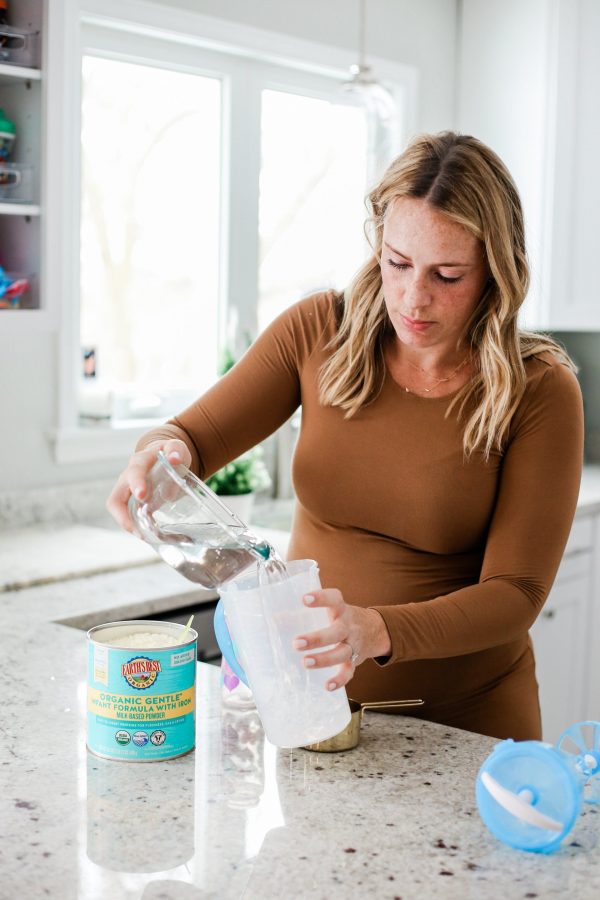 Tips for choosing an infant formula from NICU RNs - Bumblebaby