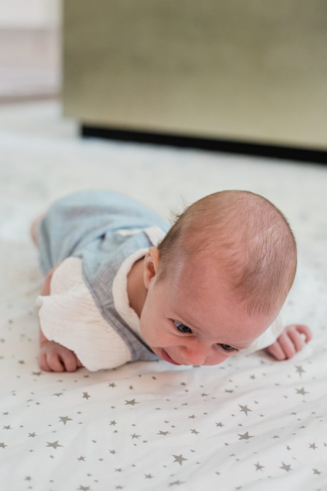 Flat head syndrome and when you should contact a professional - Bumblebaby