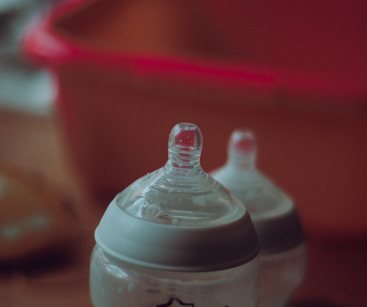 Tips for choosing an infant formula from NICU RNs - Bumblebaby